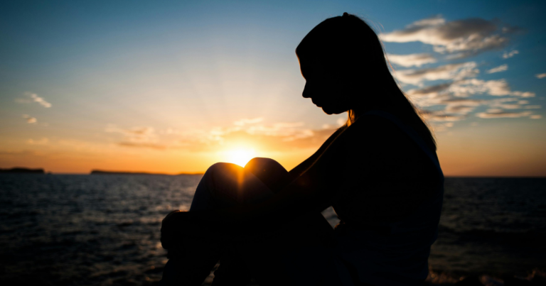 How to Stop Dissociating: Stay Present and Grounded